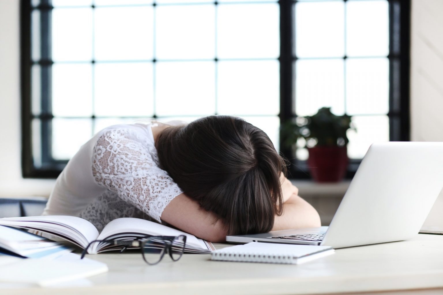 “Estoy quemado en el trabajo”. Cómo nos afecta y posibles soluciones ...